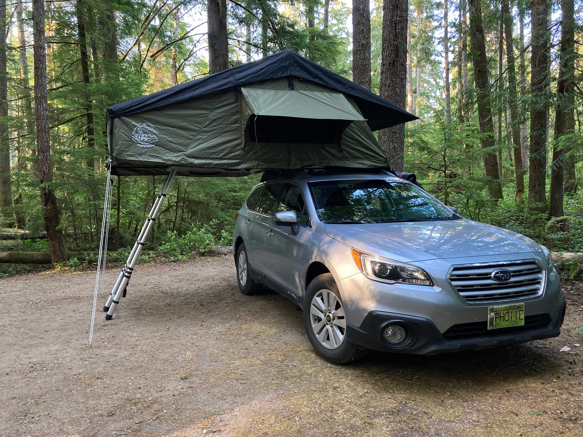 4×4 Subaru Outback with Roof Top Tent - Camperland RV Rental